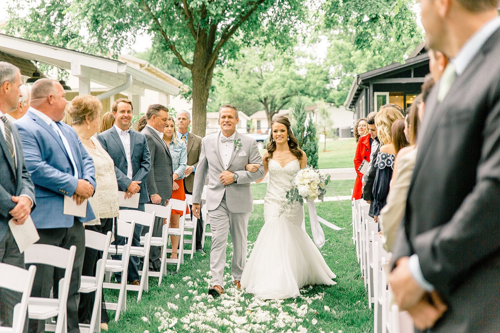 Spain Ranch Wedding in Tulsa Oklahoma | Josiah & Gabrielle - hollyfelts.com