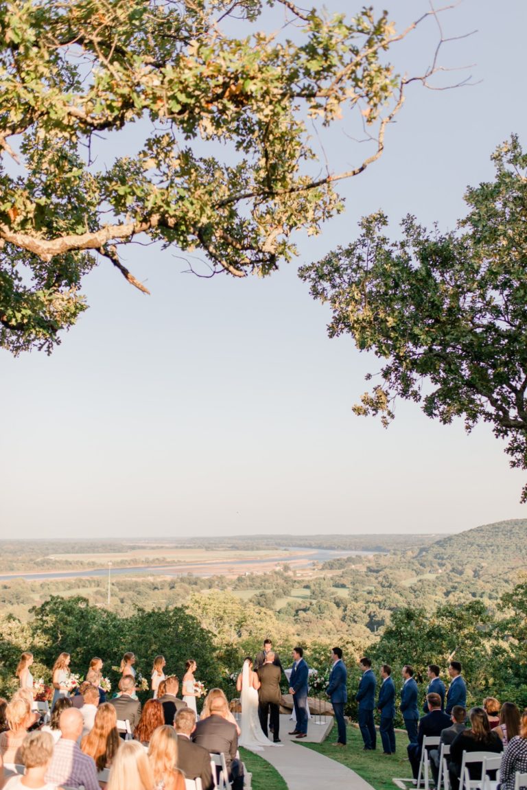 Dream Point Ranch Wedding in Tulsa Oklahoma - hollyfelts.com