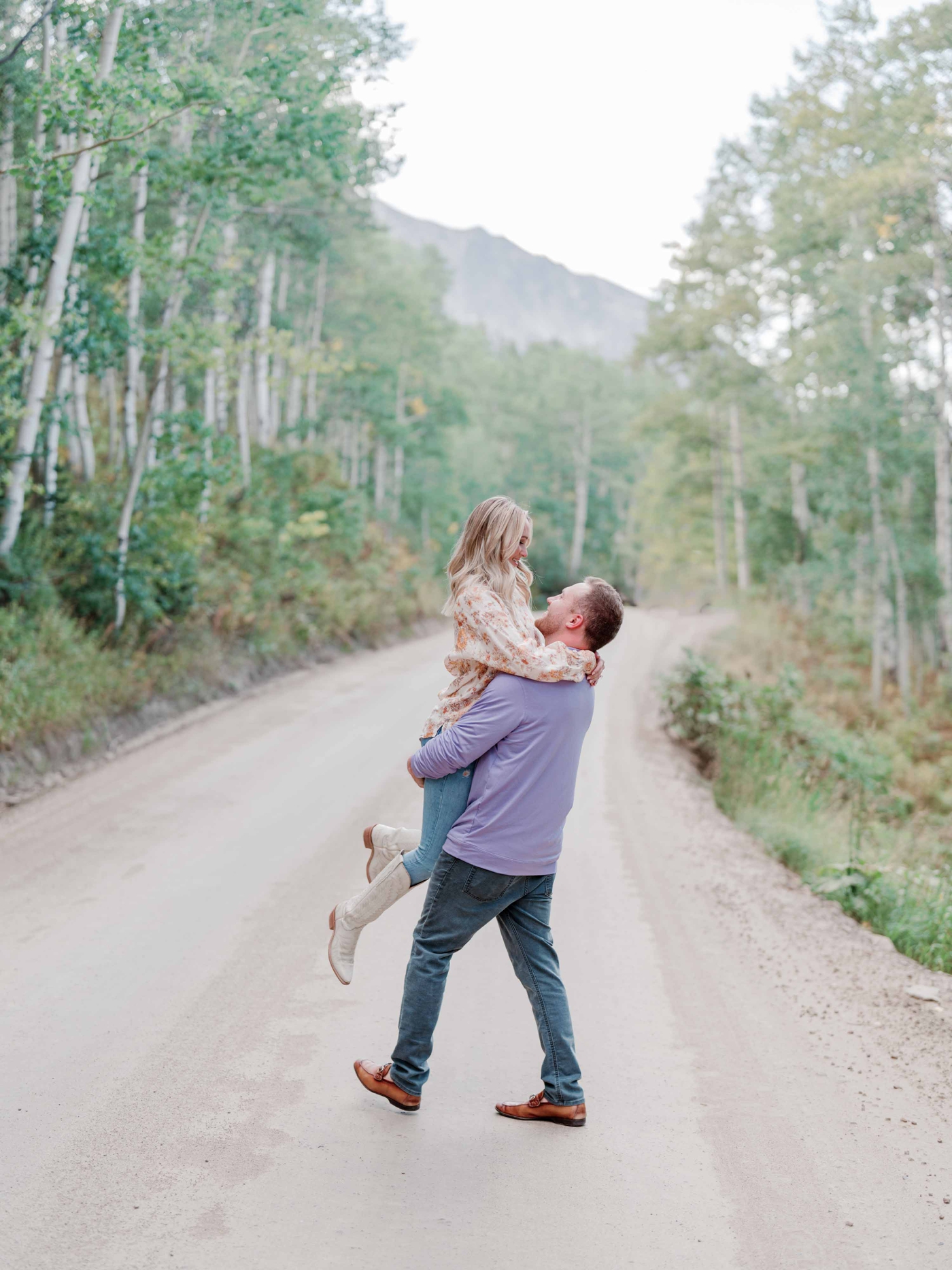 Mike + Mallory's Colorado Engagement Session - hollyfelts.com