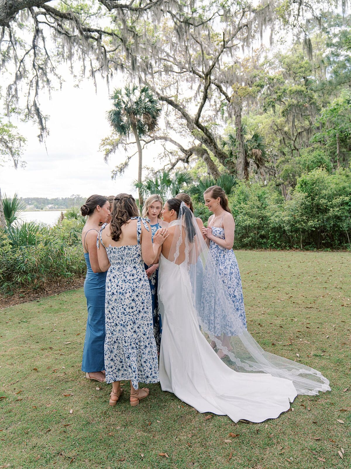 Spring Island Wedding with Coastal Charm - hollyfelts.com