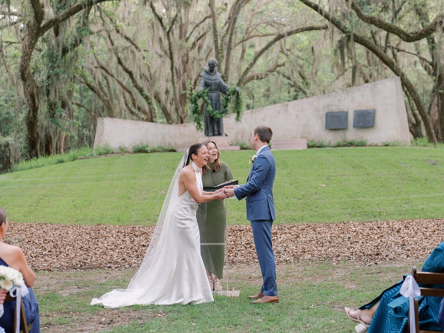 Spring Island Wedding with Coastal Charm - hollyfelts.com